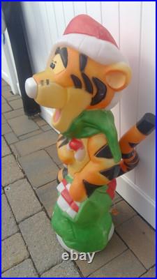 VTG Santa’s Best Disney 36 Christmas Winnie Pooh TIGGER & Presents Blow ...